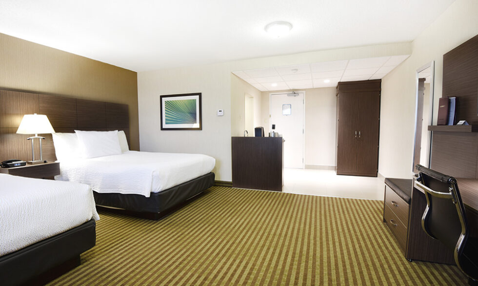 Victoria Inn Winnipeg Guest Room – Deluxe Queen
