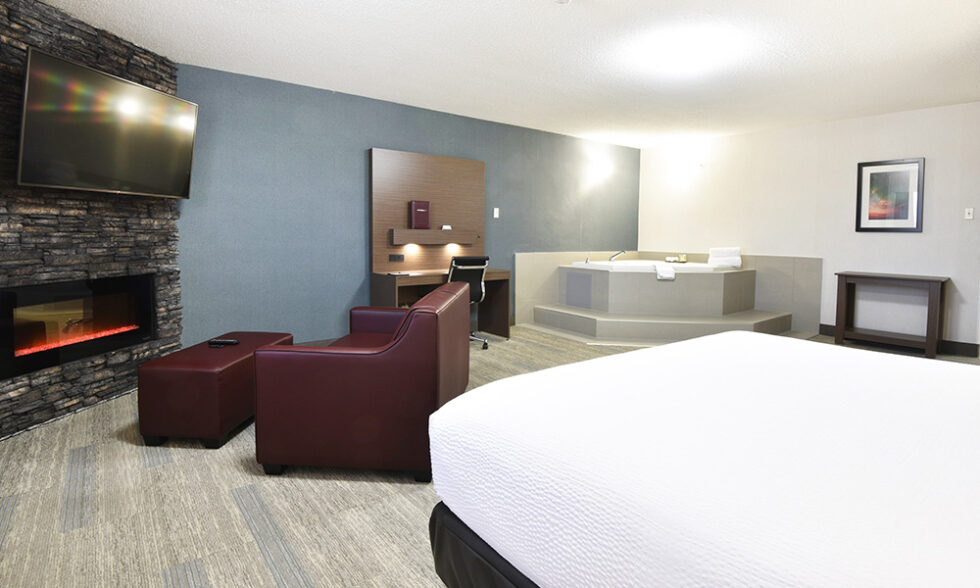 Guest Room – Jacuzzi Suite | Victoria Inn